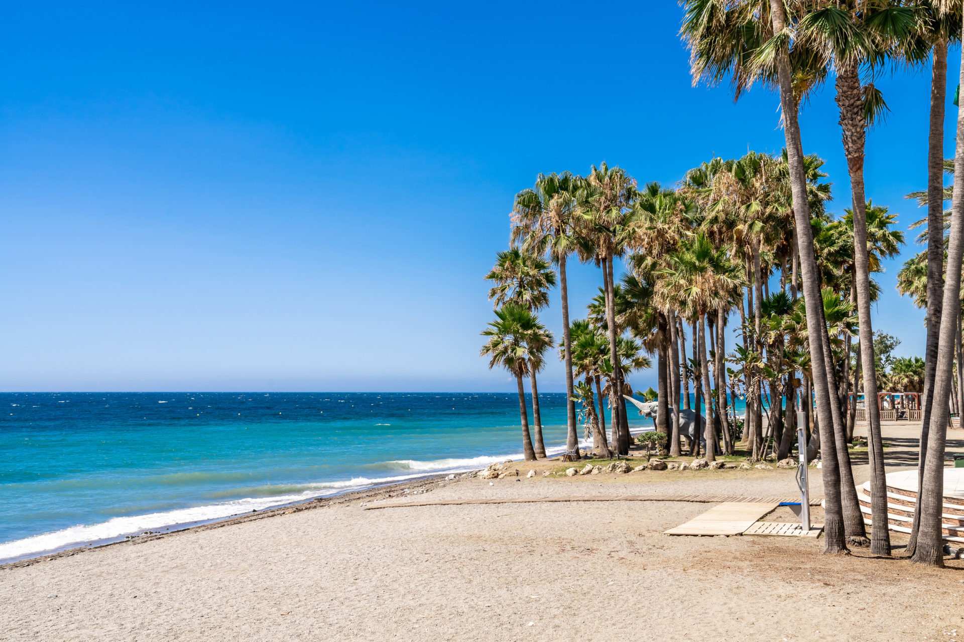 Marbella Oeste, lujosa zona de playa y golf